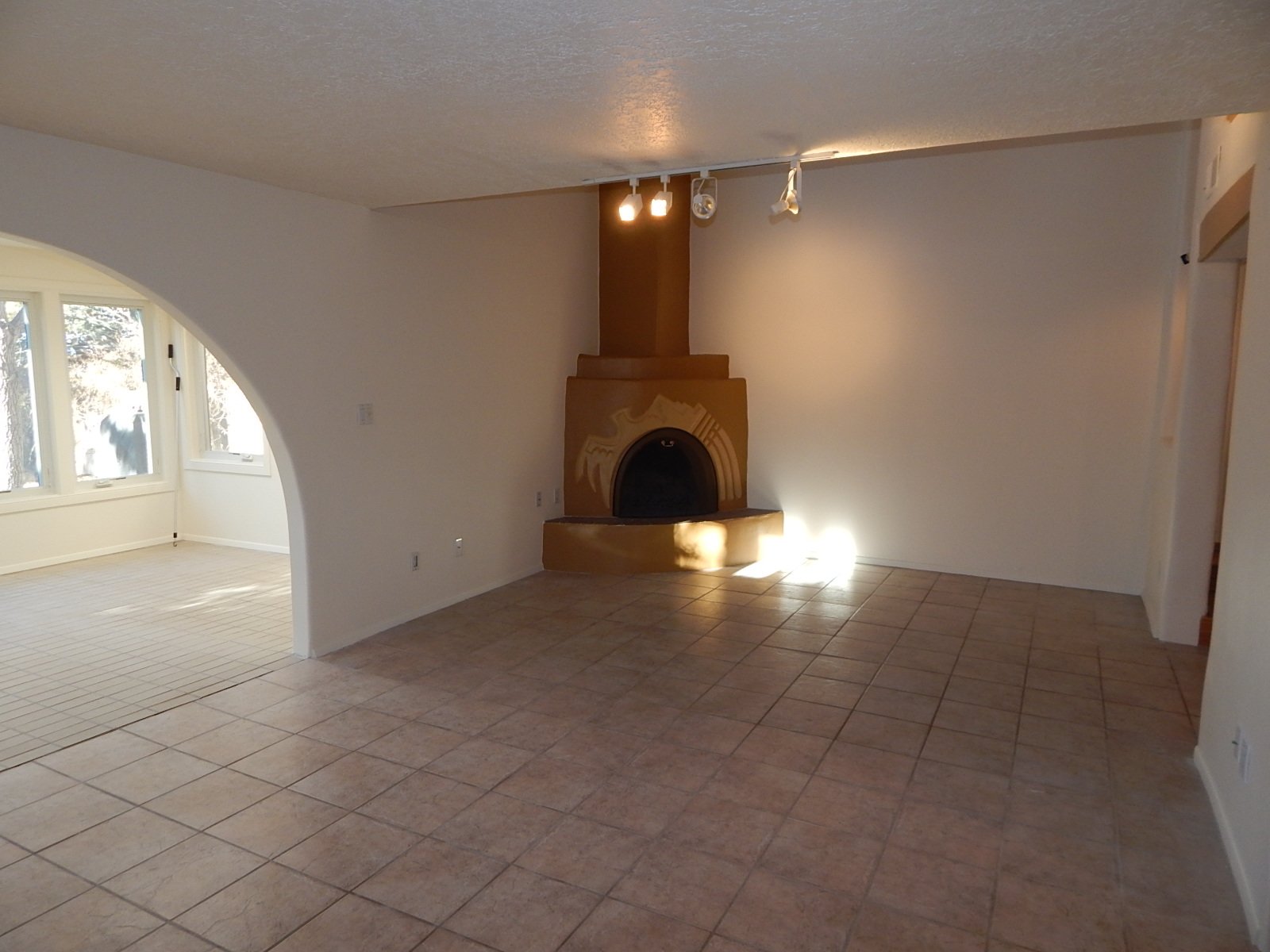 3076 Plaza Blanca Santa Fe, NM 87507-5342 | Landseer Management
