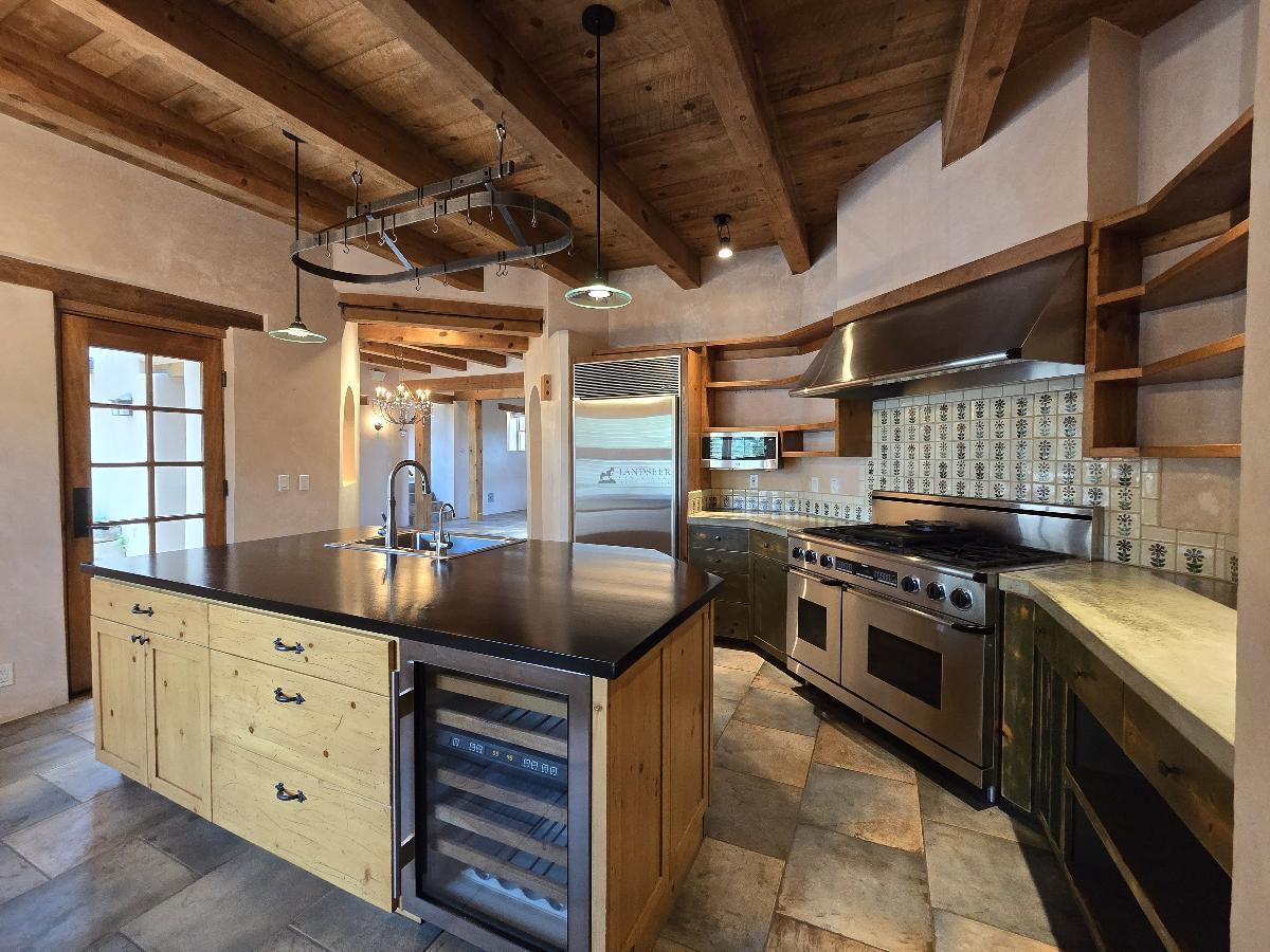 413 Kachina Ct Santa Fe, NM 87501-8352 | Landseer Management